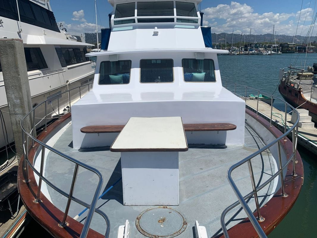 Charter Services | Compass Rose Yacht Charters