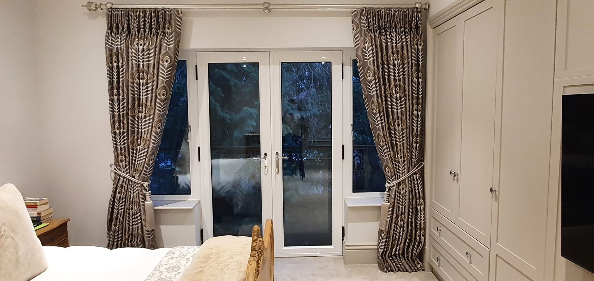 Custom-made curtains and soft furnishings | Jacqueline Interiors Ltd