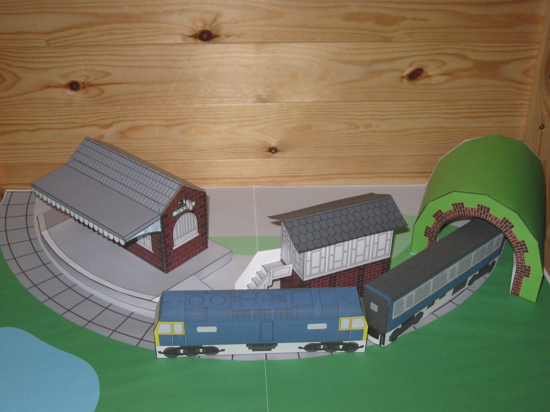 Card Model Trains And Railway Buildings To Print And Make