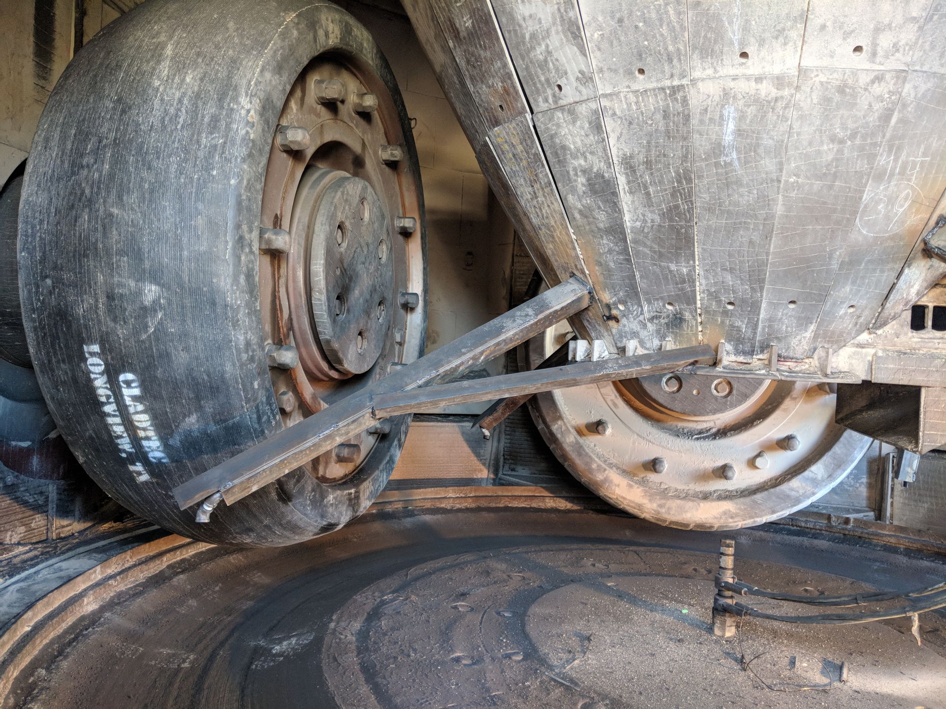 Raw Mill Grinding Table and Roller Hardfacing - Rebuild