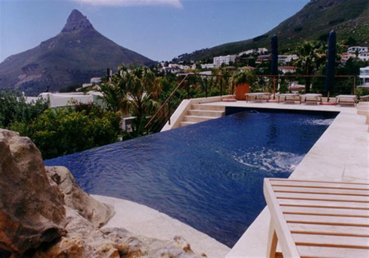 Rim flow pools in Cape Town | Suburban Pools