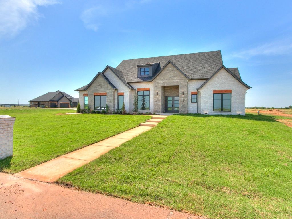 Exteriors Gallery | Hunter-Garrett Fine Homes