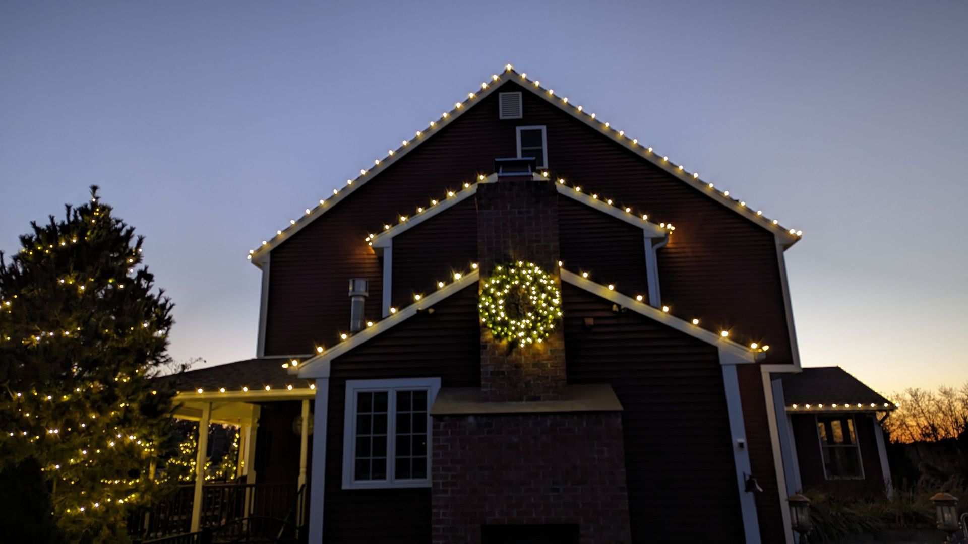 Residential Lighting | Holiday Lighting- Serving Property Owners in CT