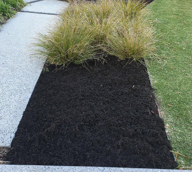 Bagged Mulch Perth | Two Gloves