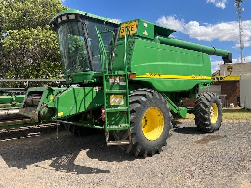 Wrecking John Deere Headers | Swan Hill, VIC | Murray Mallee