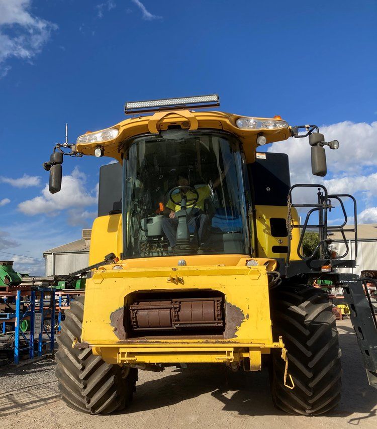 Wrecking New Holland Headers | Swan Hill, VIC | Murray