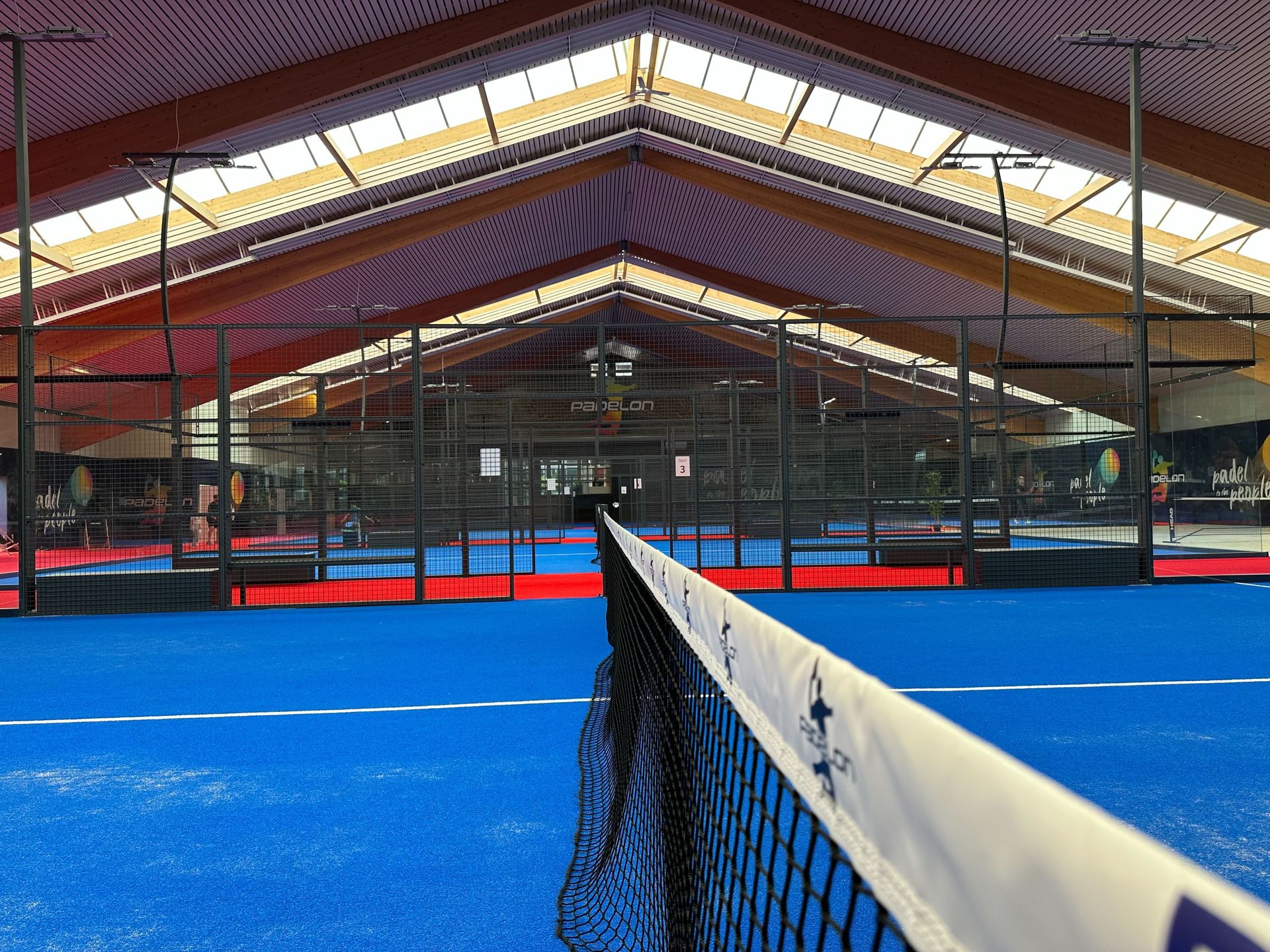 Padelon | modernes Padel-Tennis Center - Padel Plätze in Heilbronn