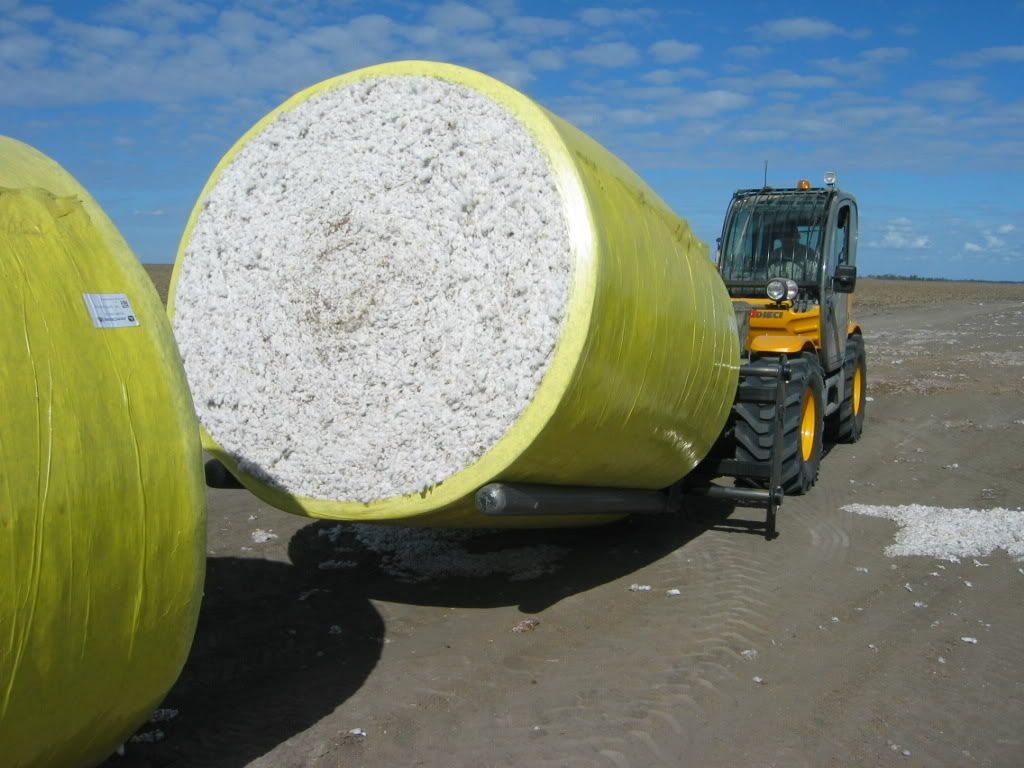 Cotton Bale Spikes for Wheel Loaders and Telehandlers