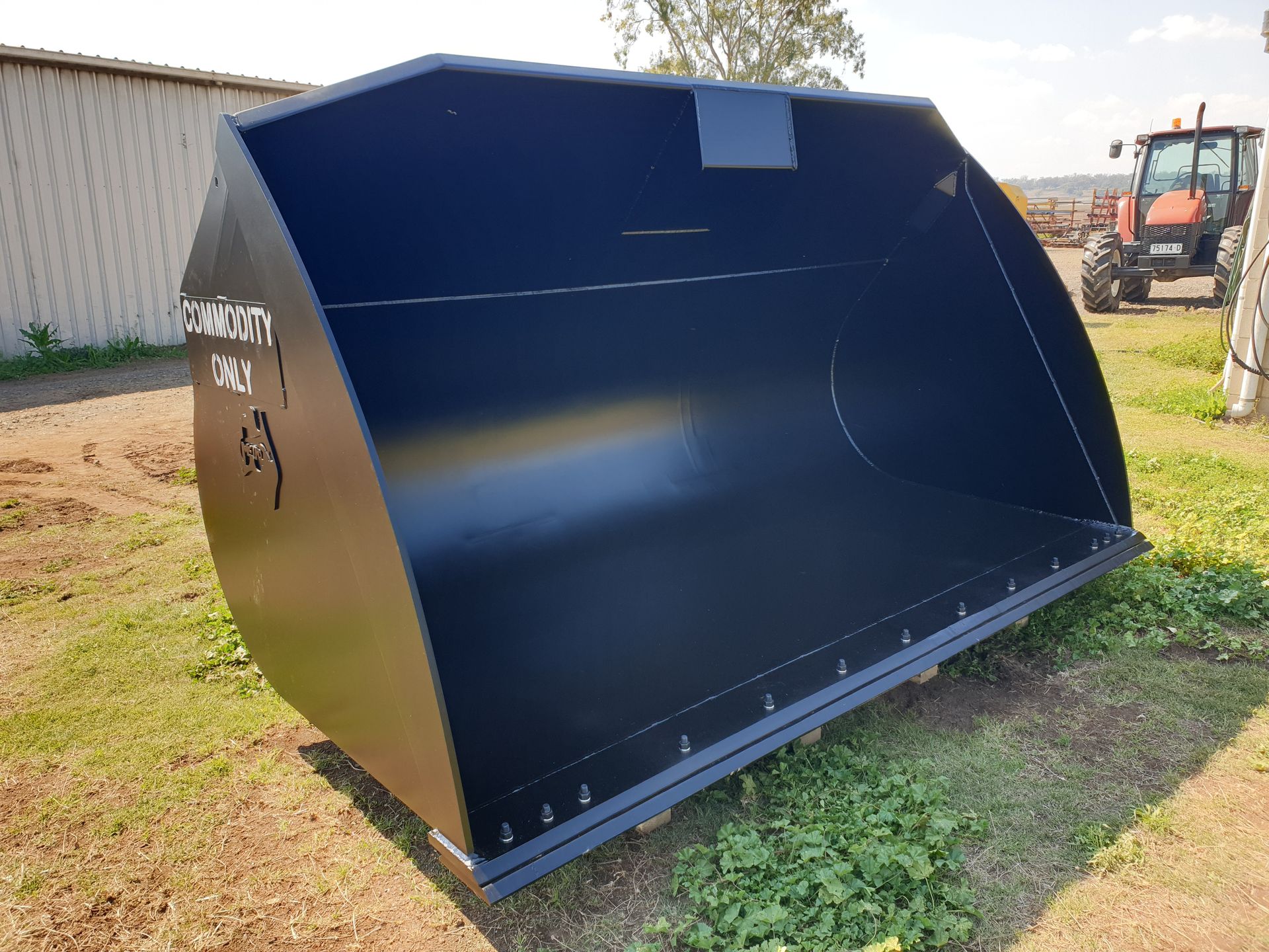 Wheel Loader LM Buckets | McCormack Industries