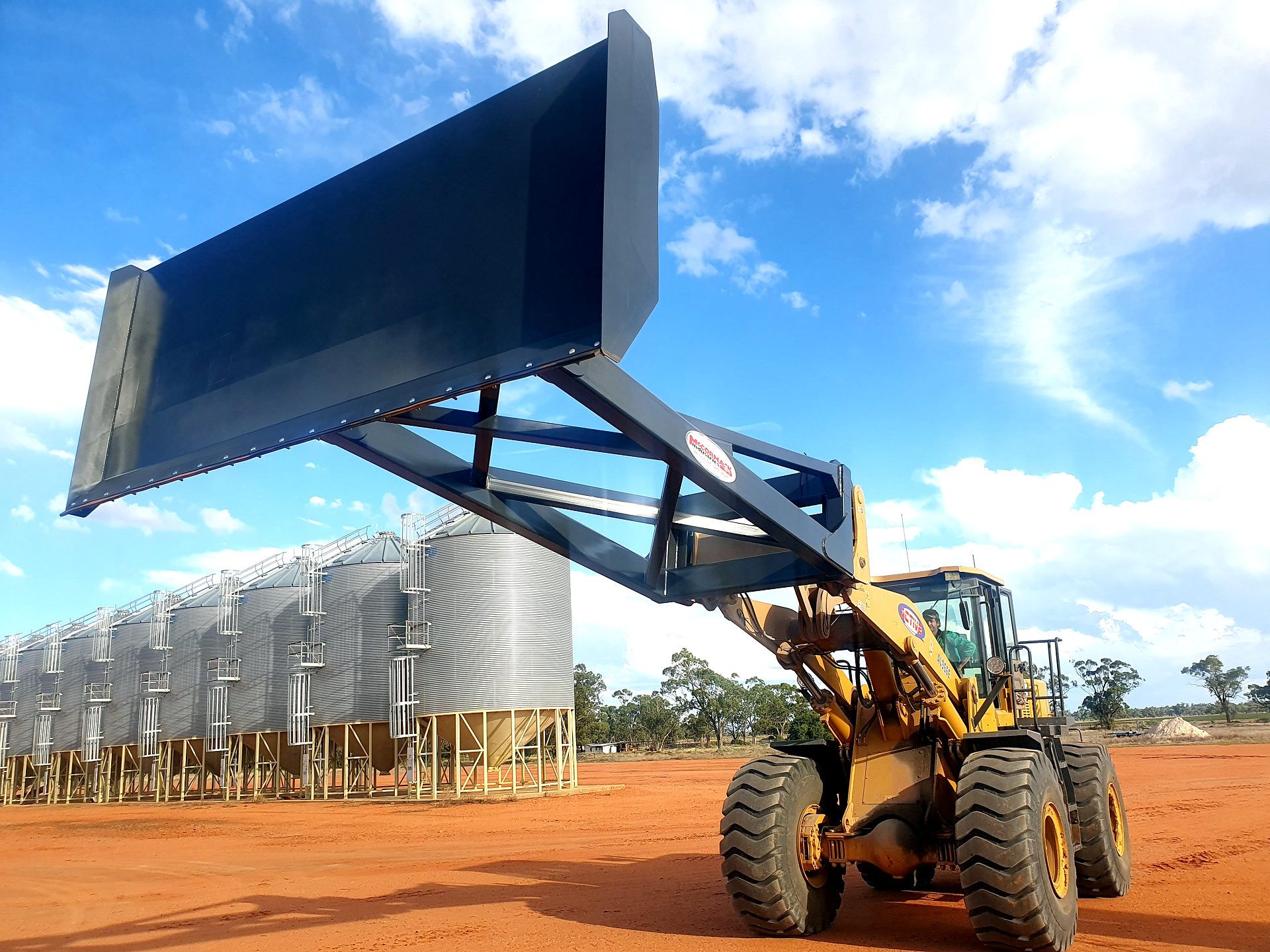 High Dump Toe Tip Buckets for Wheel Loaders