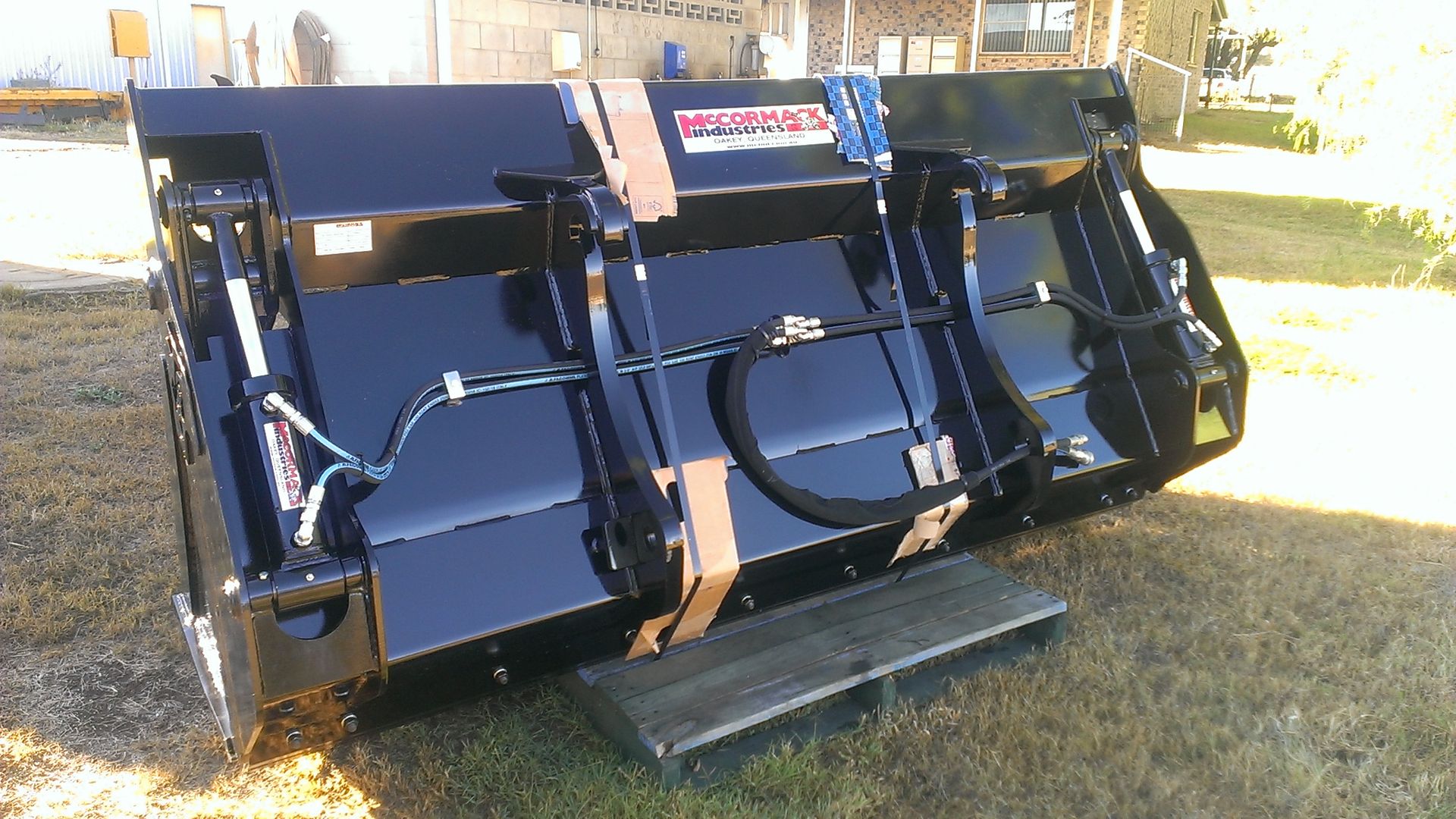 Wheel Loader 4 in 1 Buckets | McCormack Industries