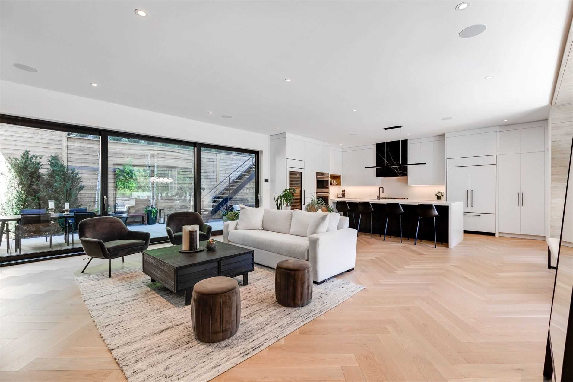 Custom Home Builder and Interior Renovations