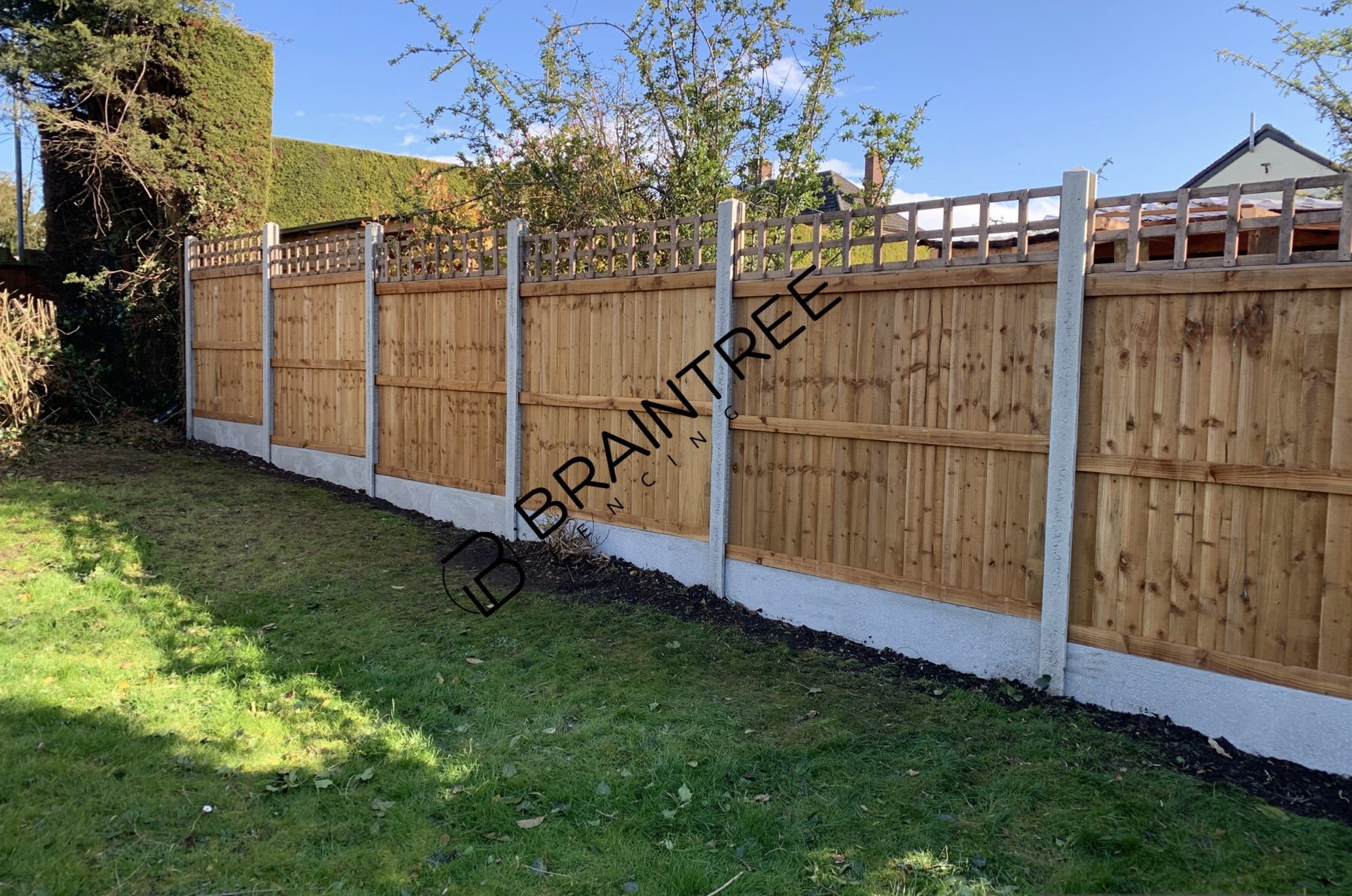 Concrete fencing
