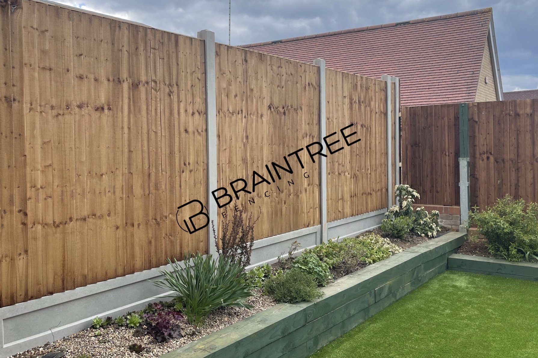Concrete fencing