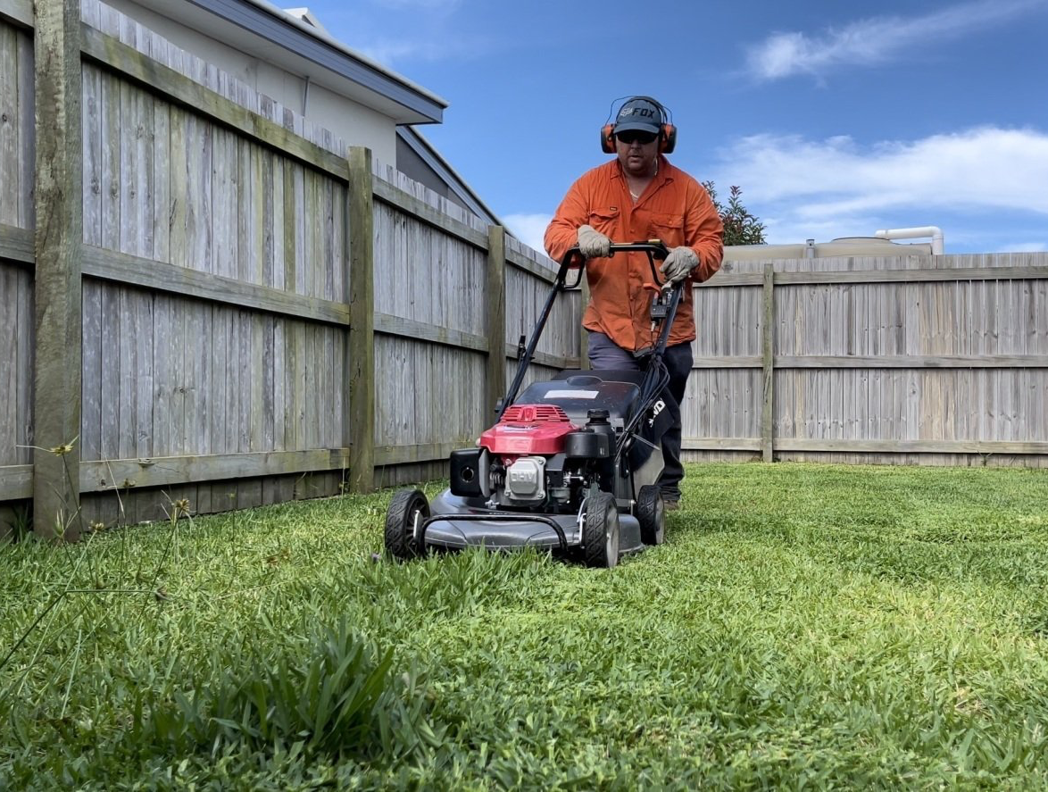 Lawn Care , Caloundra, Lawn Mowing