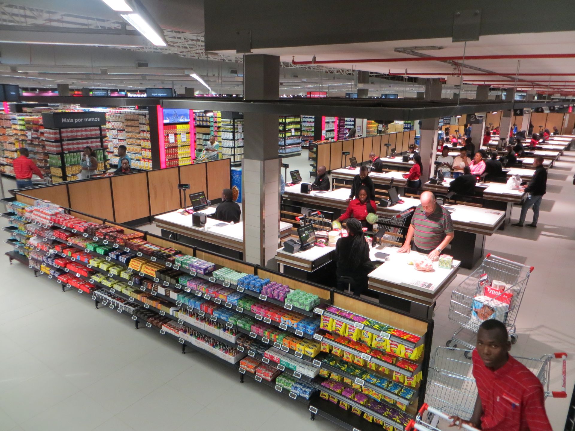 Storeworks Shopfitting | Eye-catching Impulse Units