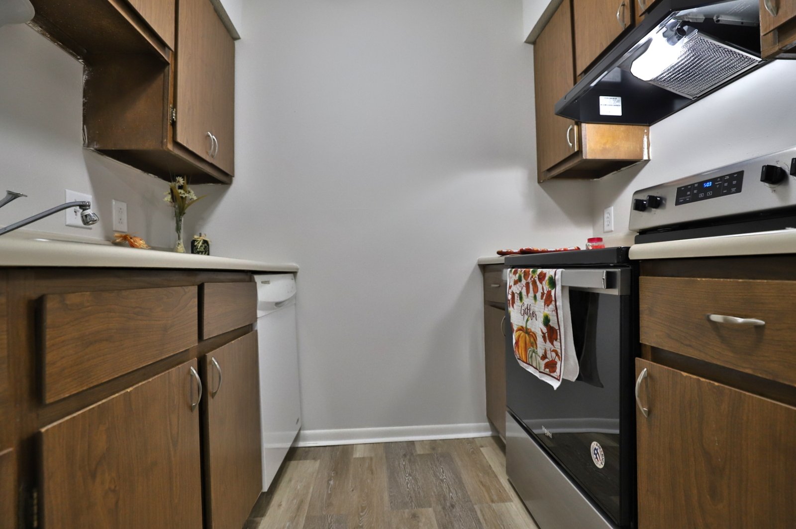 properties/peoria-il/crestwood-apartments