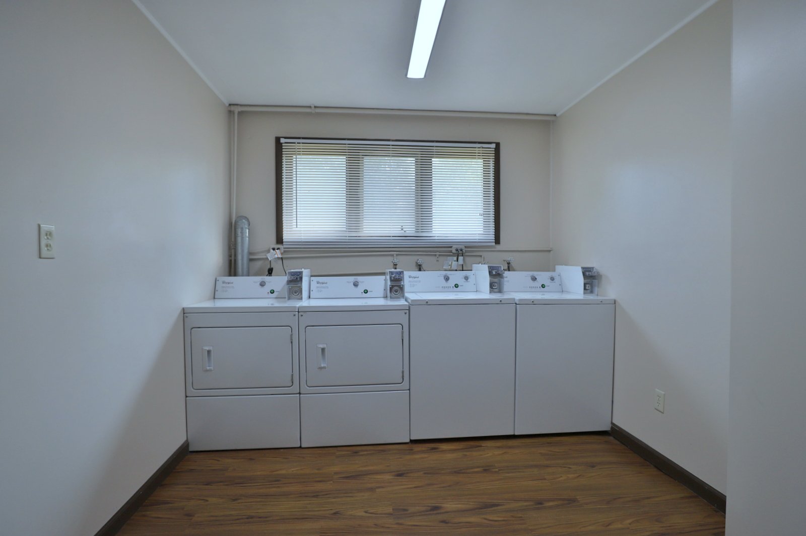 properties/peoria-il/crestwood-apartments