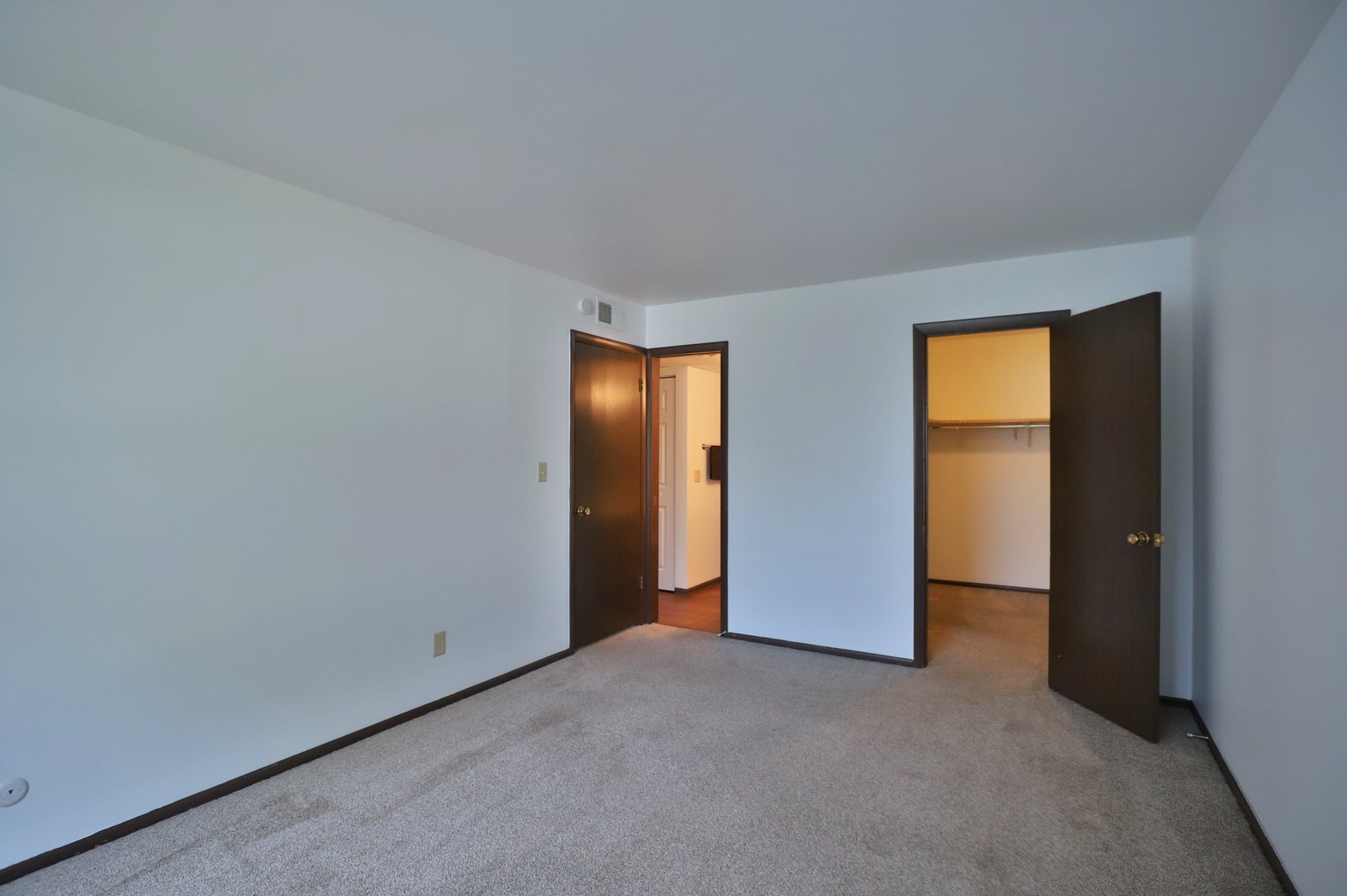 properties/peoria-il/crestwood-apartments