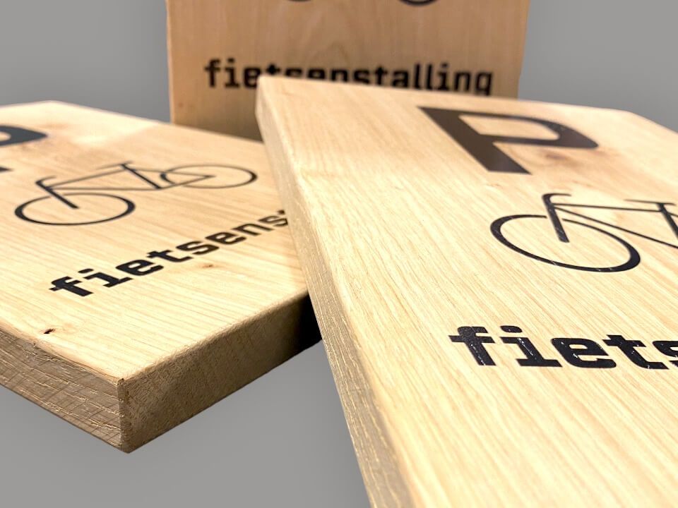 Hout printen? Wij bedrukken hout in fullcolour en wit - Bizzprint ...