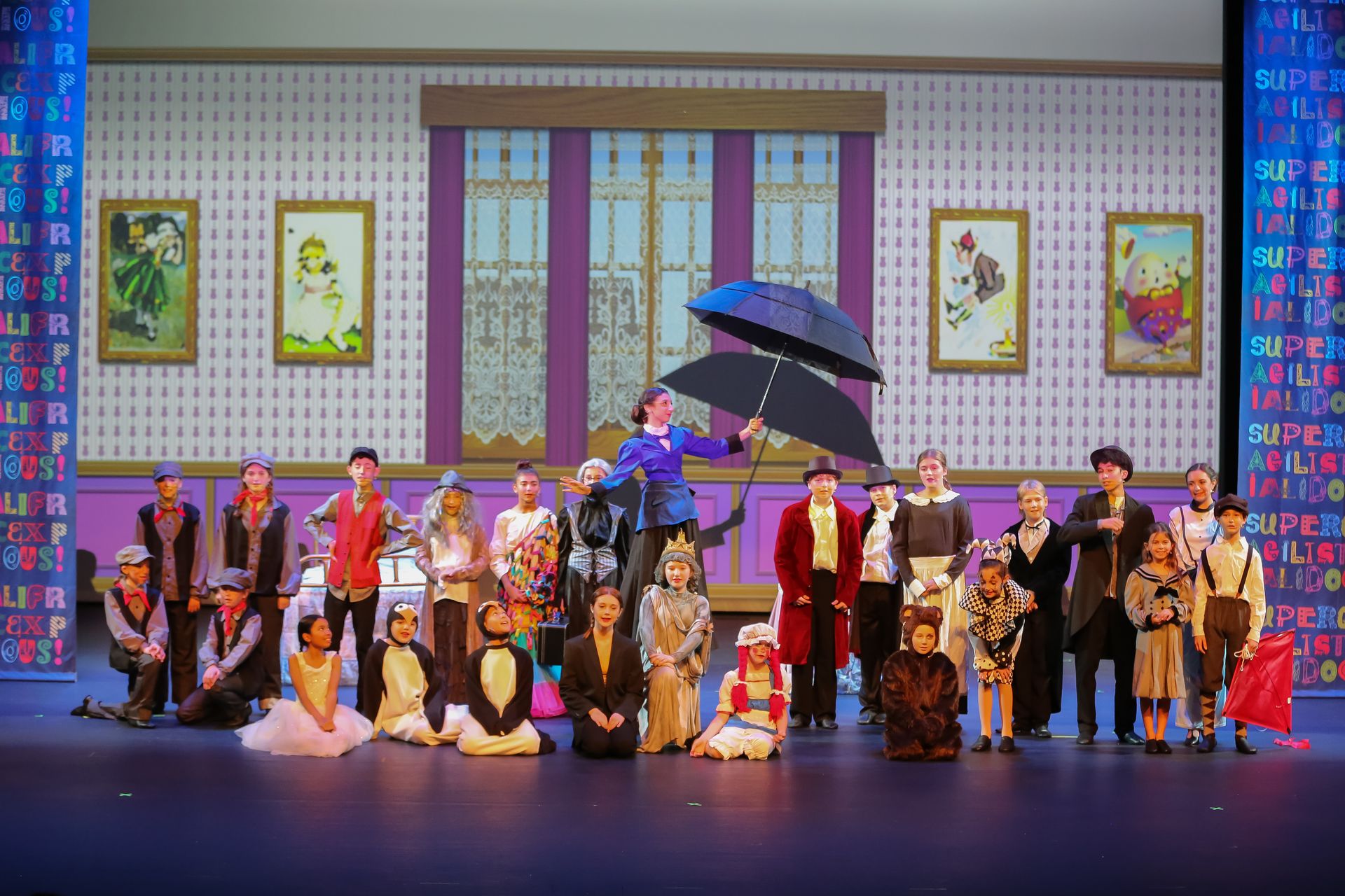 Mary Poppins Jr, Pictures
