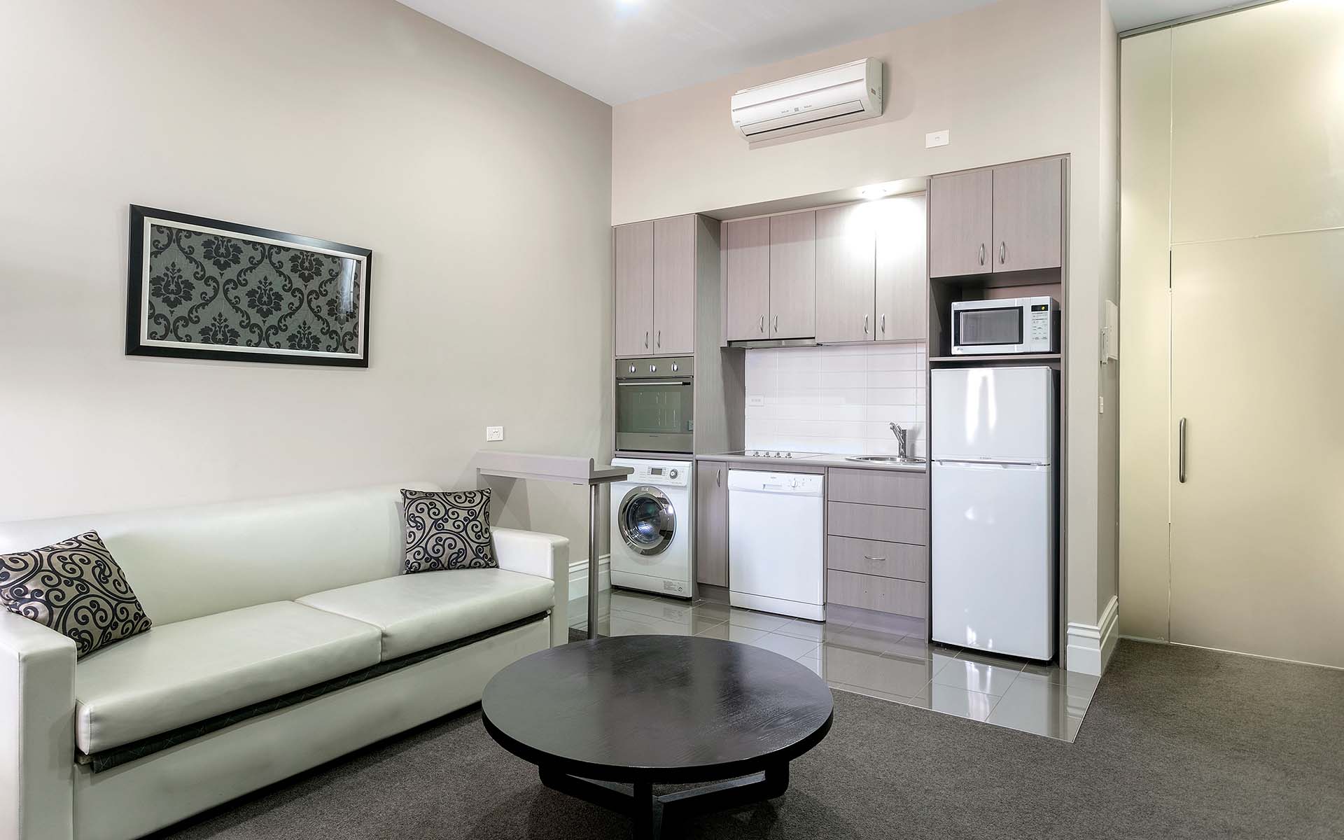Executive Suite - Accommodation @ The George Hotel Ballarat