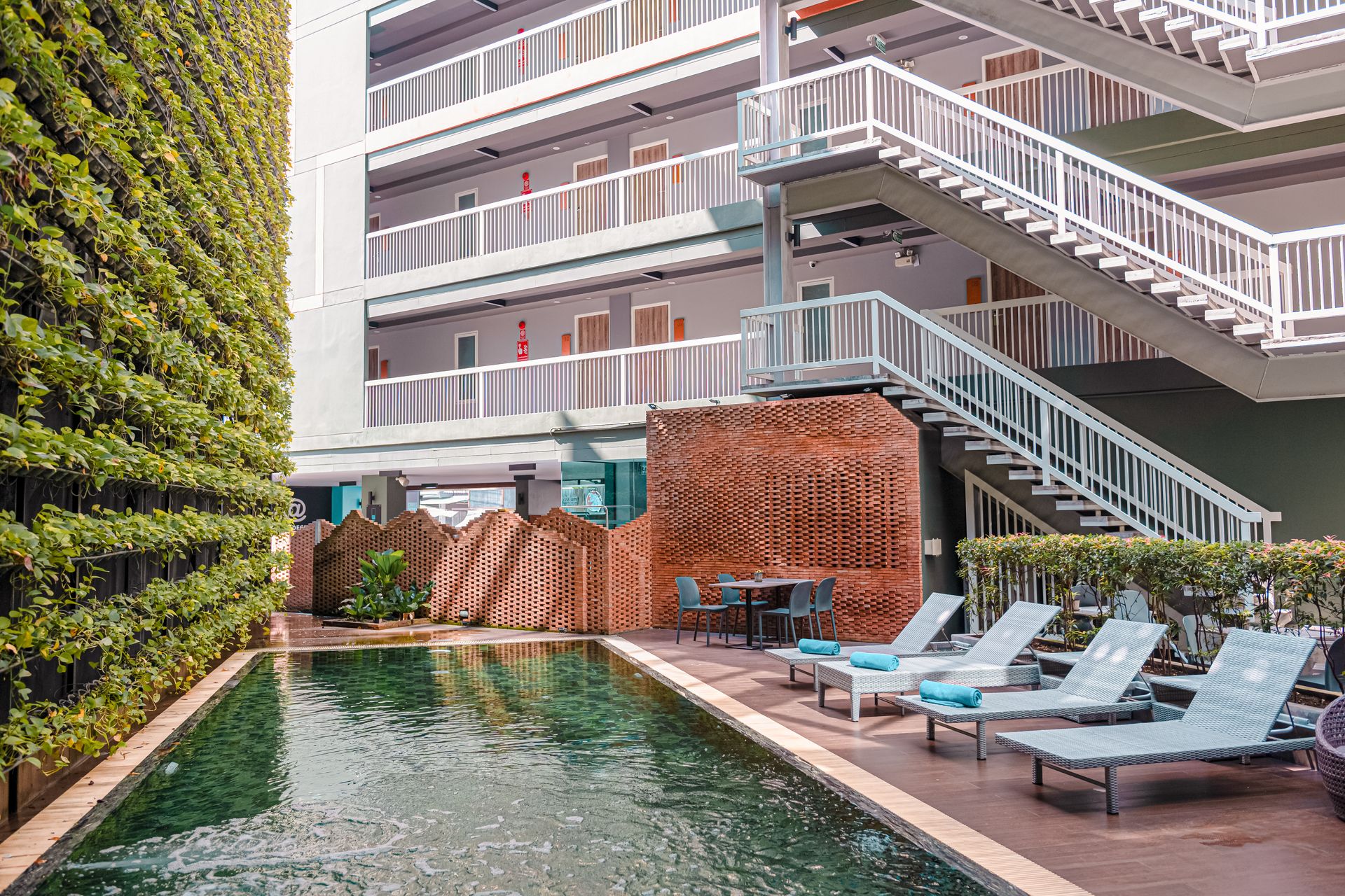 Cross Vibe Chiang Mai Decem | Funky Hotel in Nimman Chiang Mai