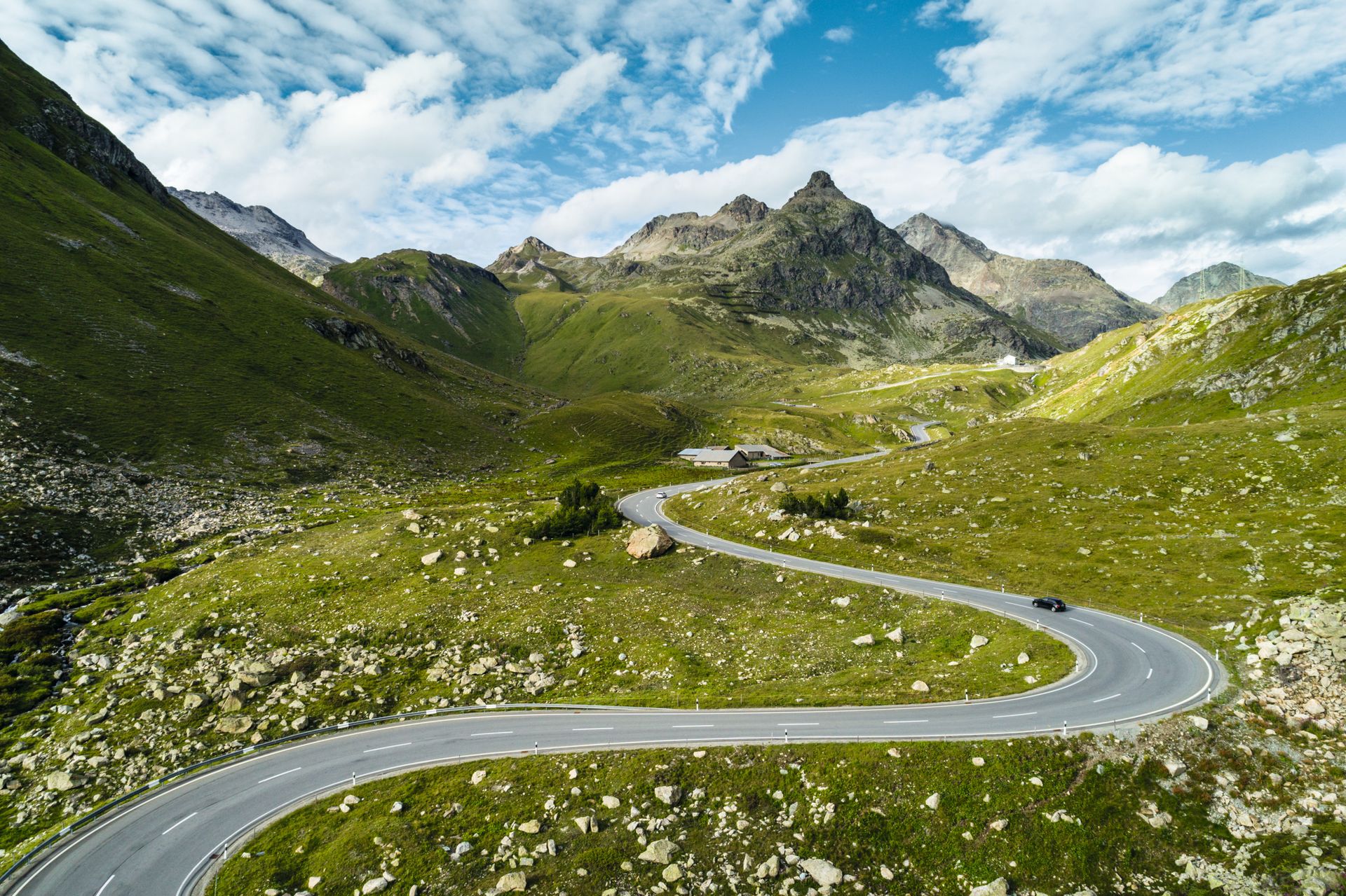 SWISS ALPS & MOUNTAIN PASSES TOUR