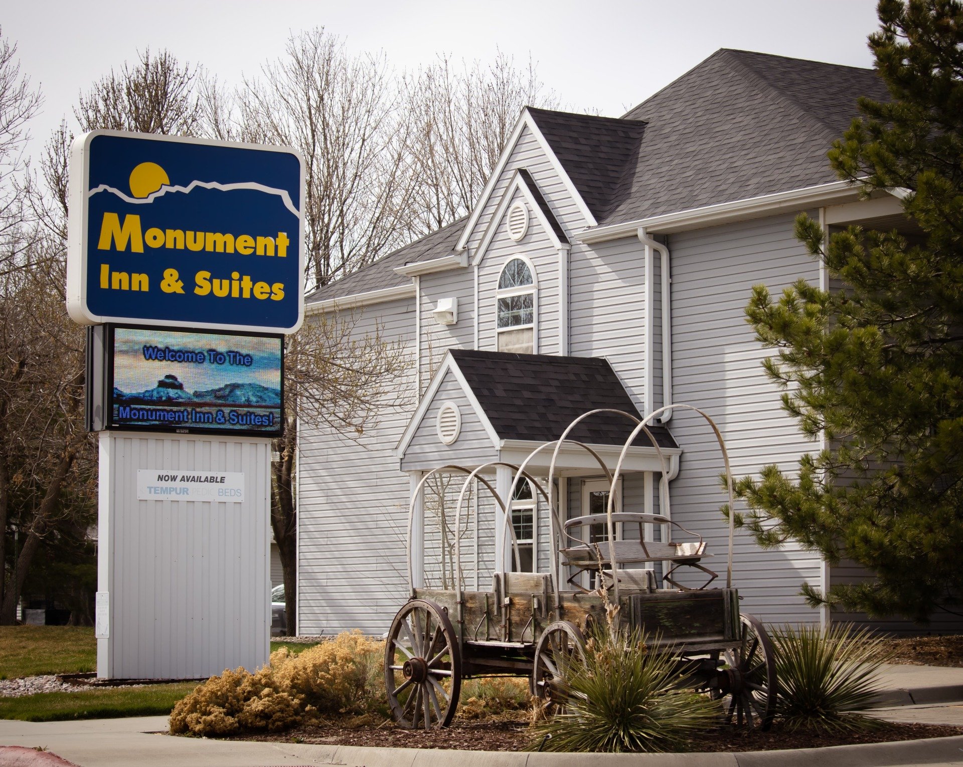 About the Hotel in Gering NE & Scottsbluff NE | Monument Inn & Suites