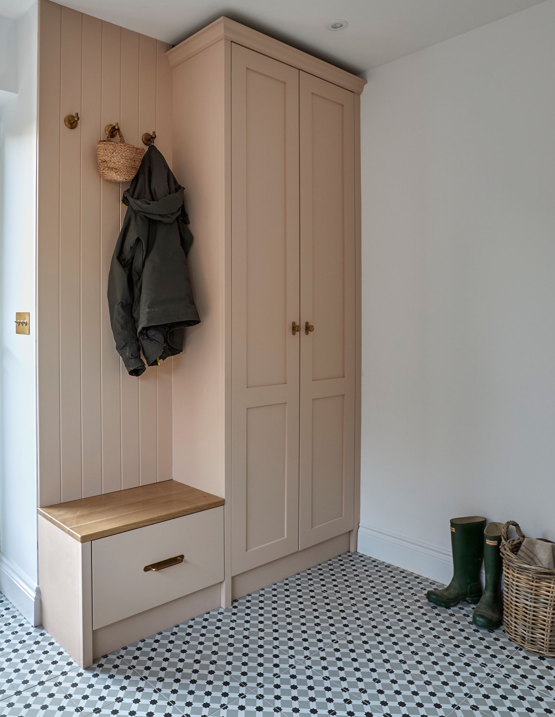 Bespoke & Fitted Boot Room Furniture In Cambridge