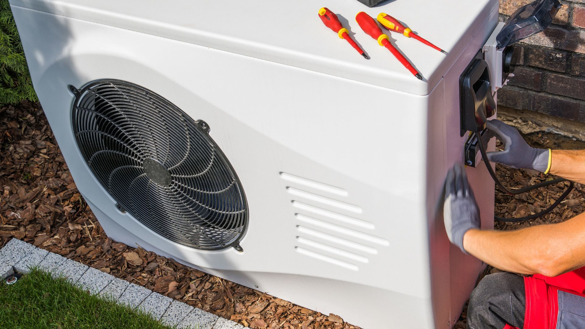 Mobile Home Furnace vs. Heat Pump: Which HVAC System Is Right for You?