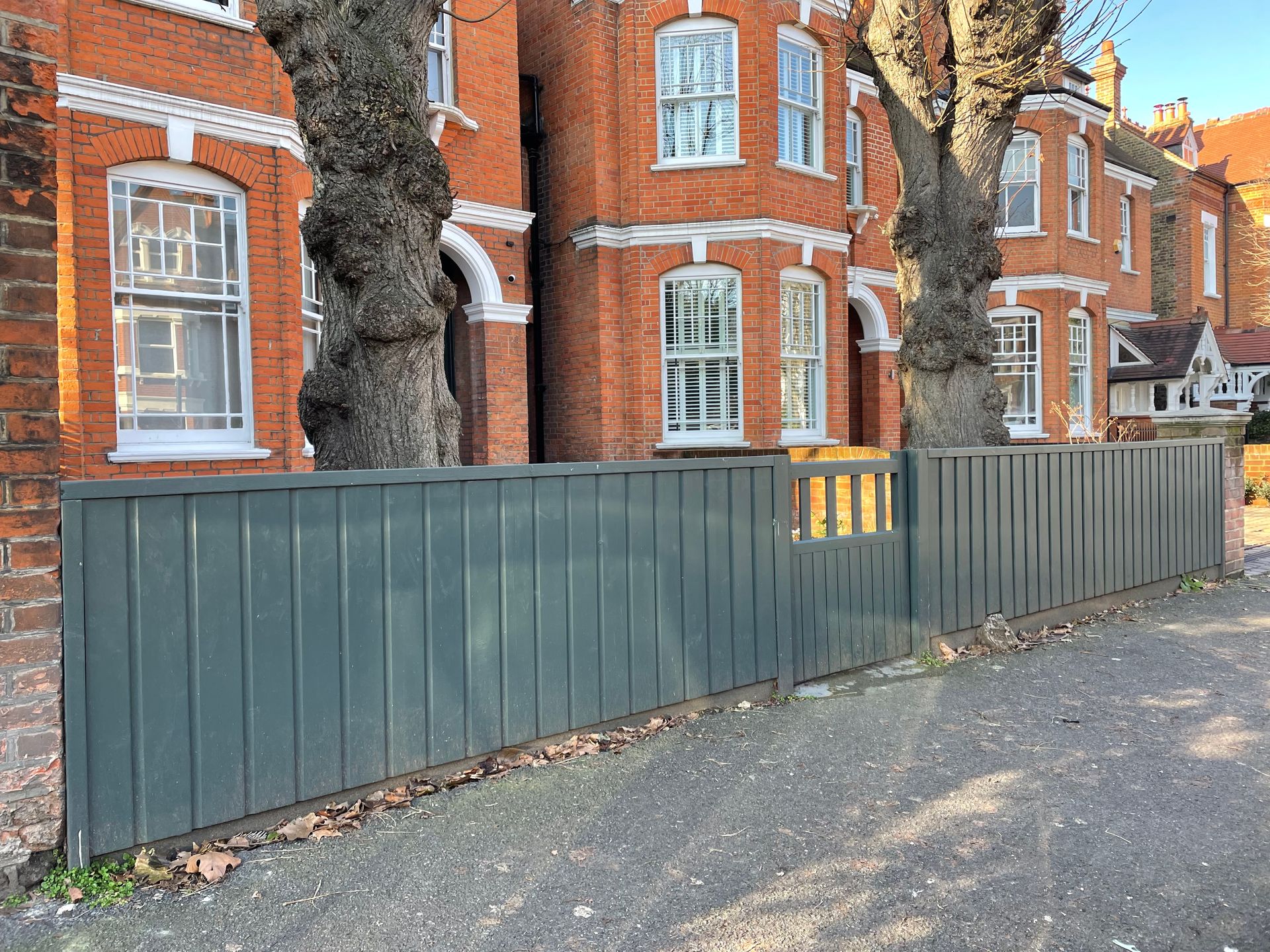 Simply Fences - Fast, Expert Fencing Installation in London