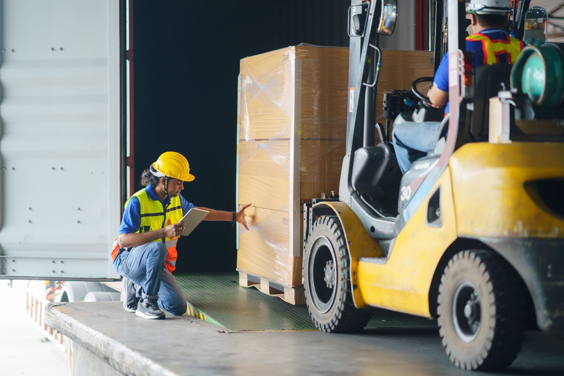 Pallet Safety Tips to Avoid Injury | Advance Pallet
