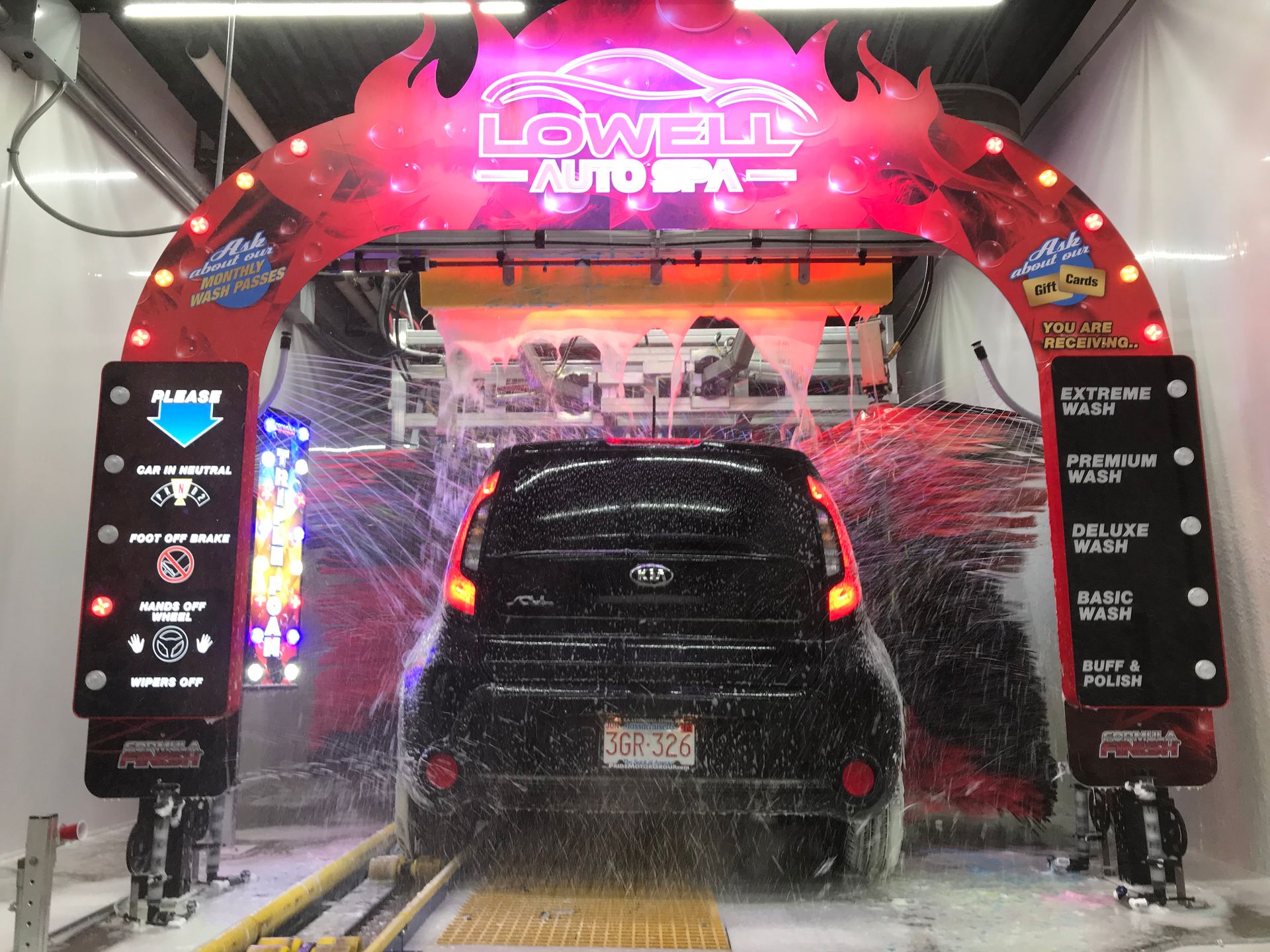 Conveyorized Tunnel Car Wash Equipment