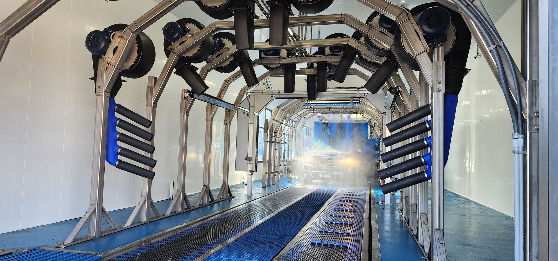 Conveyorized Tunnel Car Wash Equipment