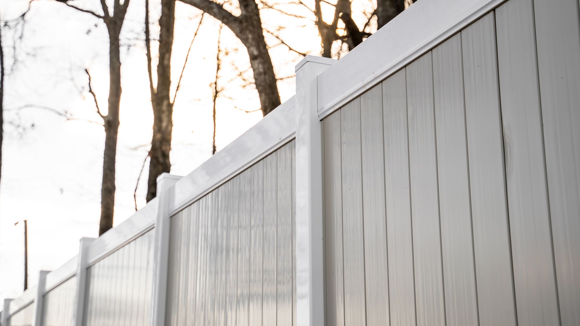 5 Reasons to Inspect Your Vinyl Fence | Moss Point Fence Tips