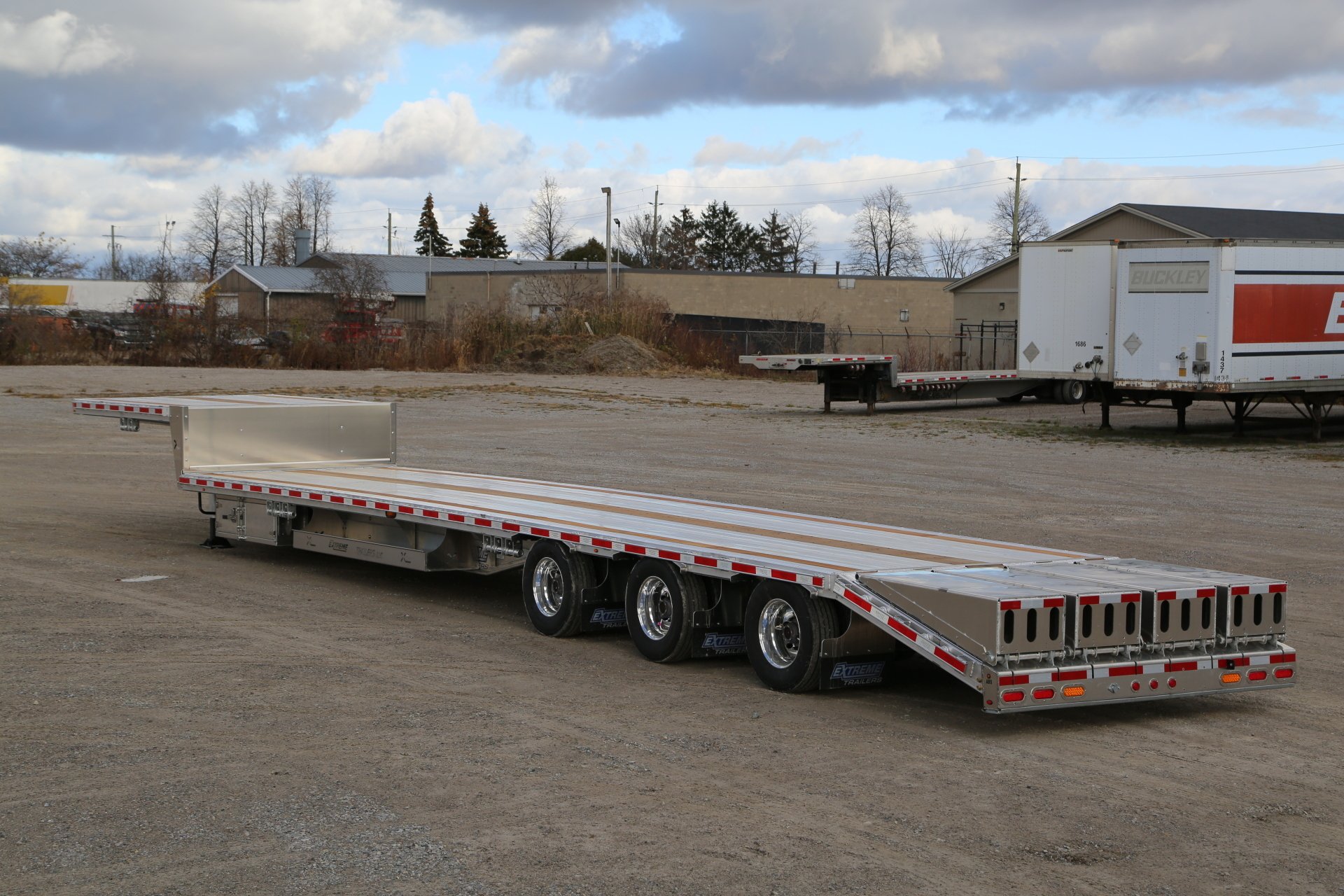 Photo Gallery | Extreme Trailers | Dunnage rack | Trailer tool box