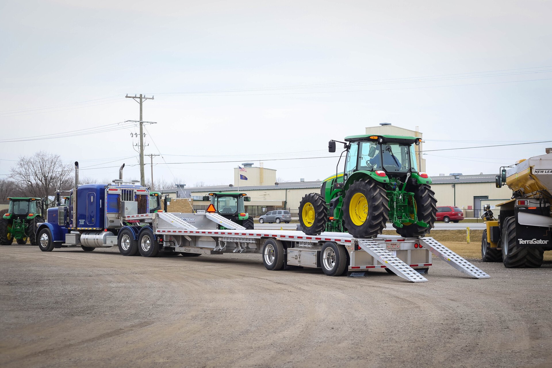 Photo Gallery | Extreme Trailers | Dunnage rack | Trailer tool box