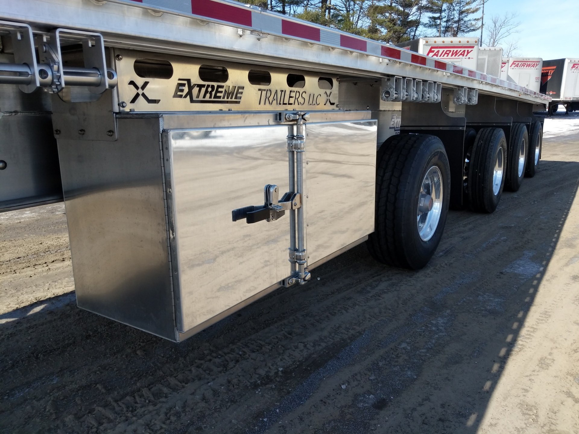 Photo Gallery | Extreme Trailers | Dunnage rack | Trailer tool box