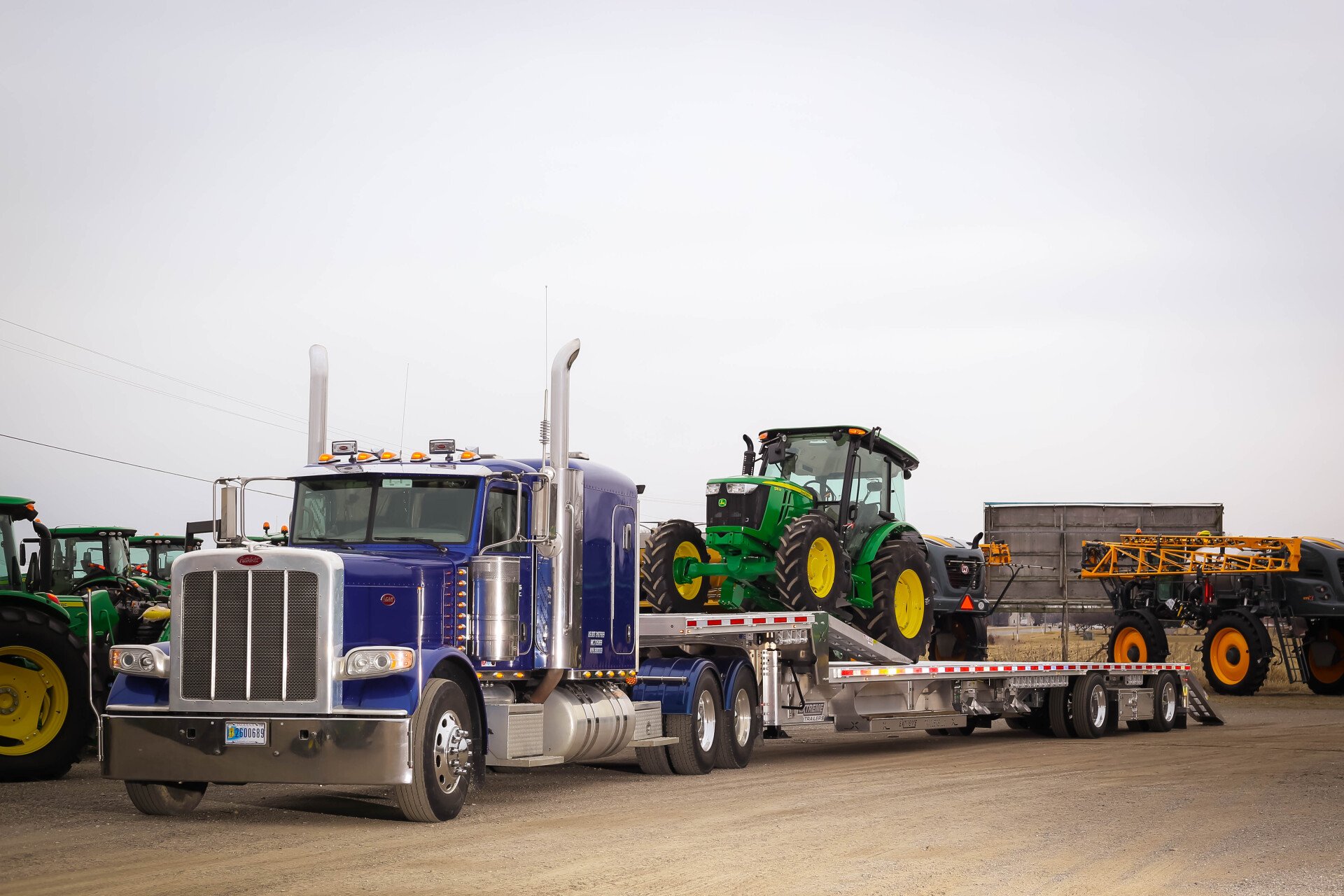 Photo Gallery | Extreme Trailers | Dunnage rack | Trailer tool box