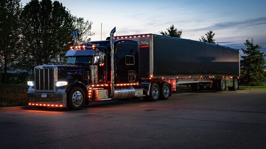 Photo Gallery | Extreme Trailers | Dunnage rack | Trailer tool box