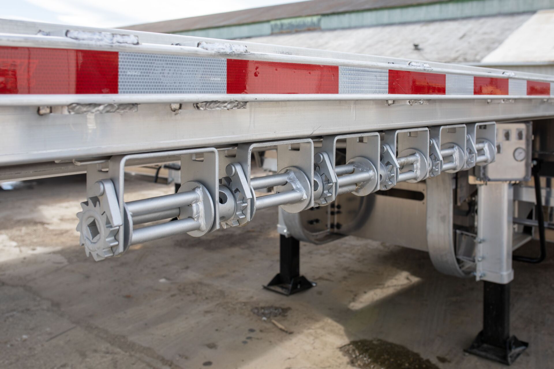 Photo Gallery | Extreme Trailers | Dunnage rack | Trailer tool box