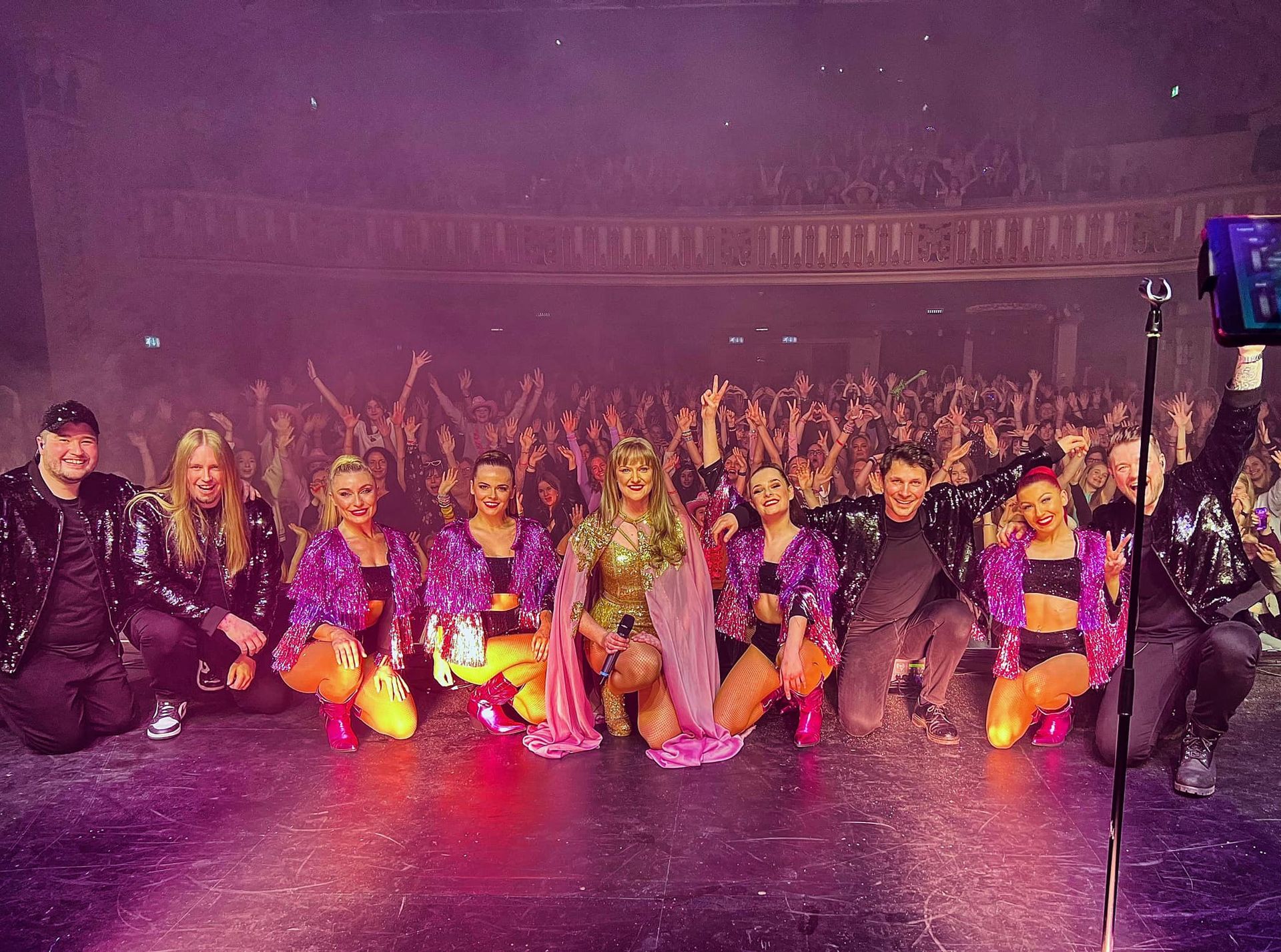 Katy Ellis - Taylor Mania!