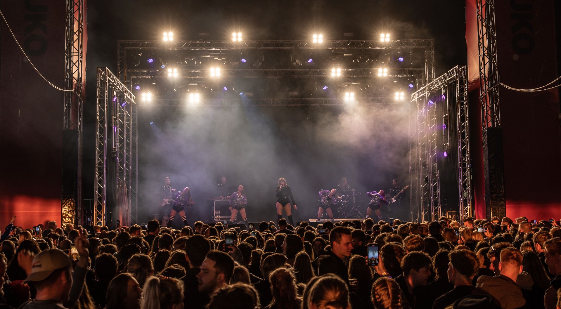 Katy Ellis - Taylor Mania!