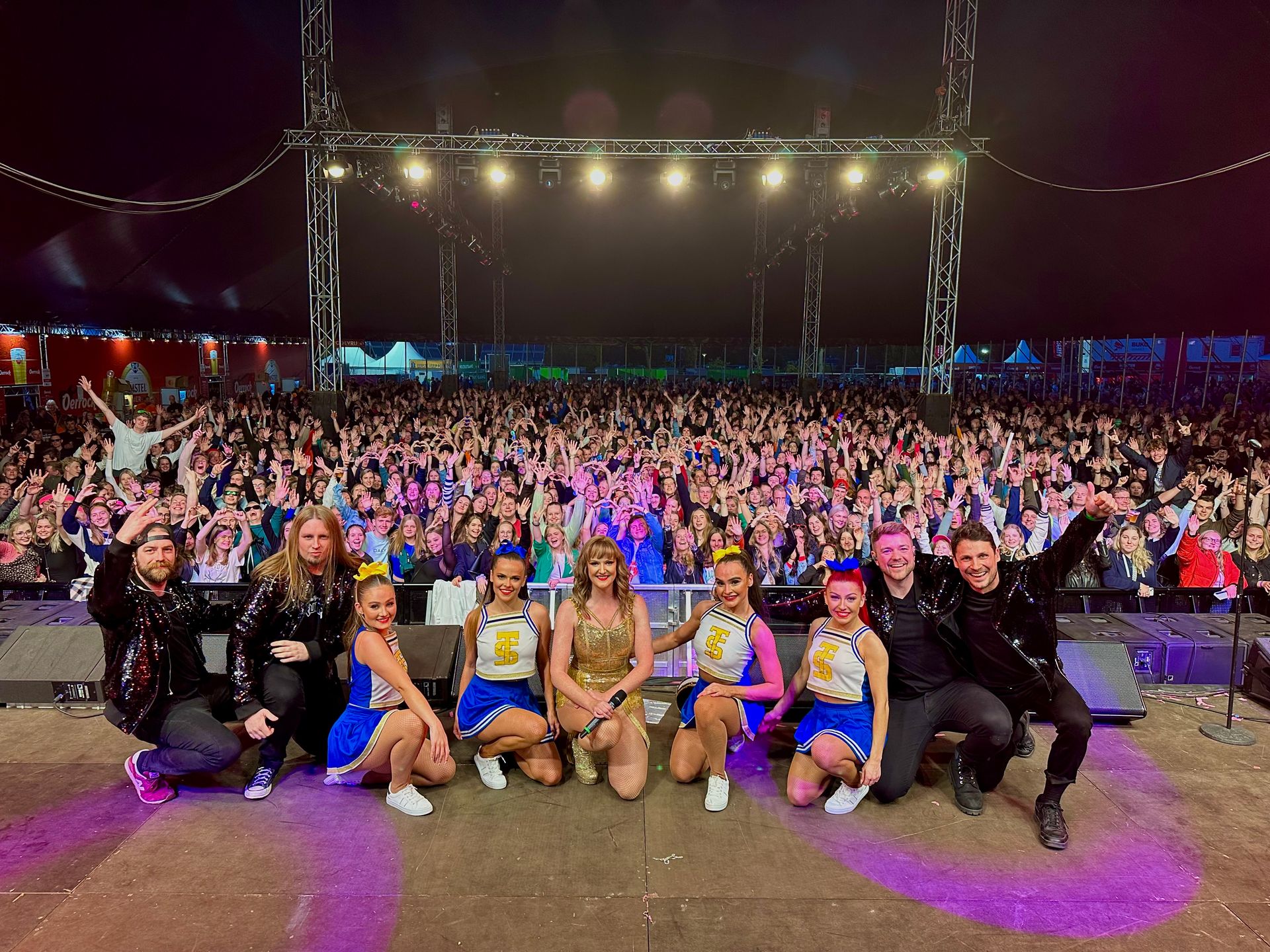 Katy Ellis - Taylor Mania!