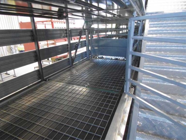 Robilliard Ag - Duncan 4x2 Semi Trailer 2 - Duncan Stock Crates