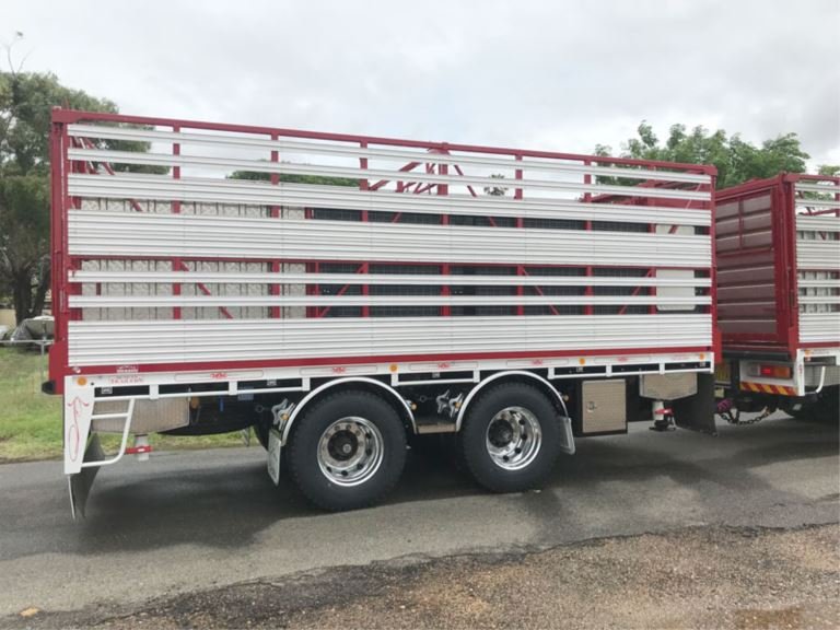 Vella's Livestock Transport - Duncan Body, Pig Trailer & 2x1 ...