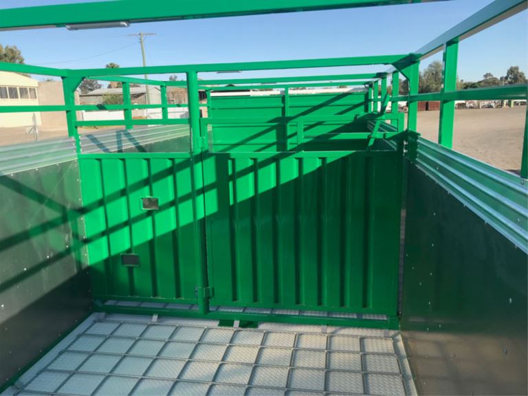 Ronald Webb - Duncan Body & Single Deck Cattle Crate - Duncan Stock Crates