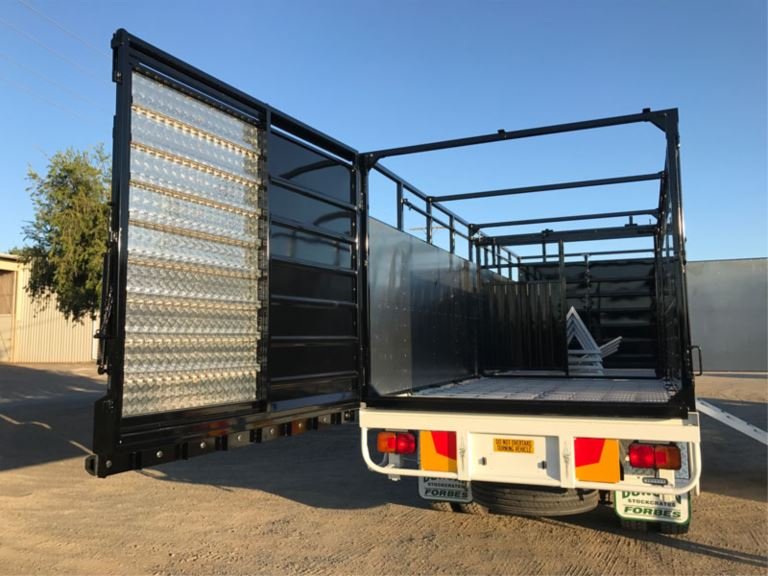 Steve Friend - Duncan Body & Single Deck Cattle Crate - Duncan Stock Crates