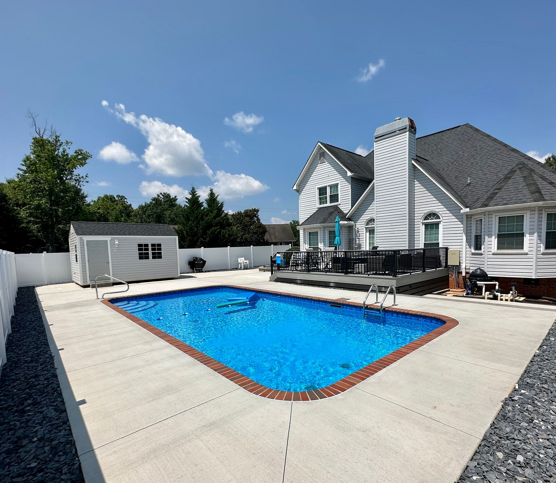 Custom Pool Installation Process: What to Expect as a First-Timer